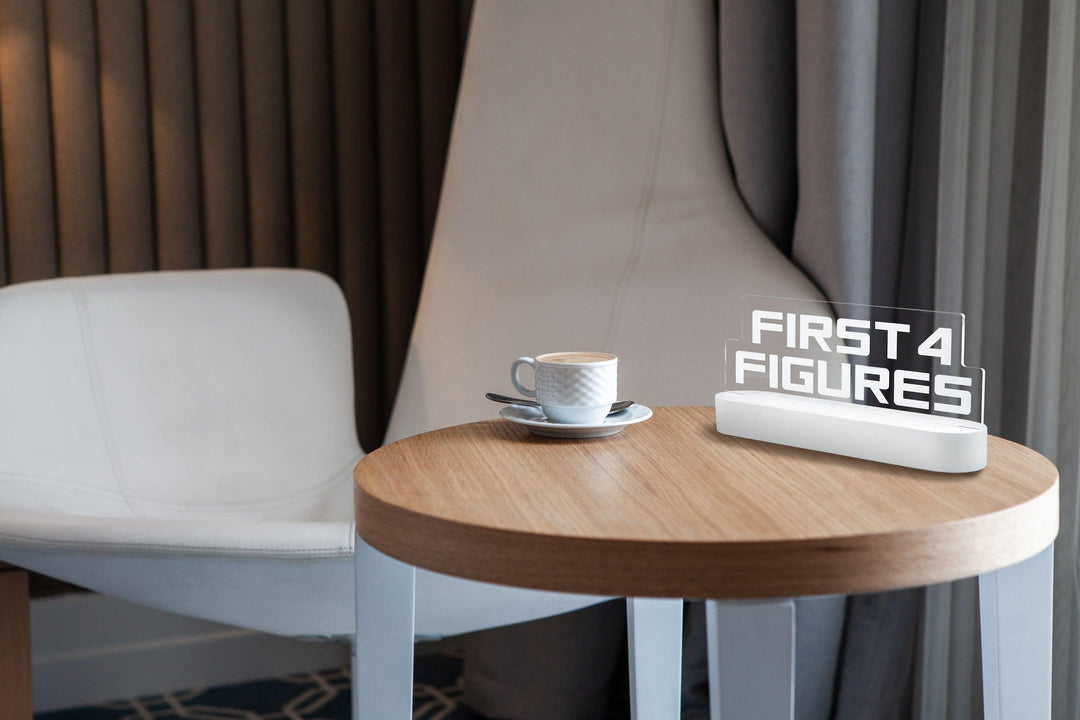 F4F LOGO LIGHT – First 4 Figures